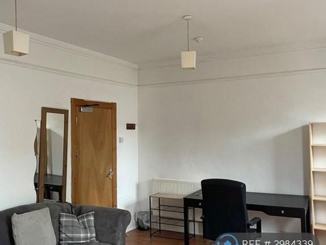 1 bedroom in a house share to rent