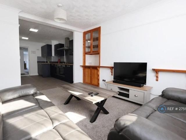 1 bedroom in a house share to rent