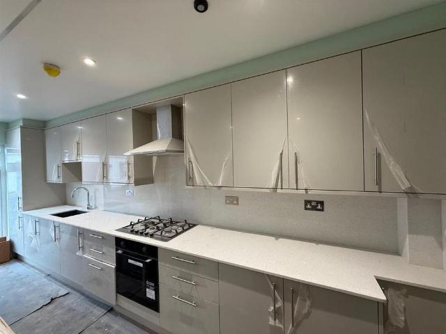 1 bedroom in a house share to rent