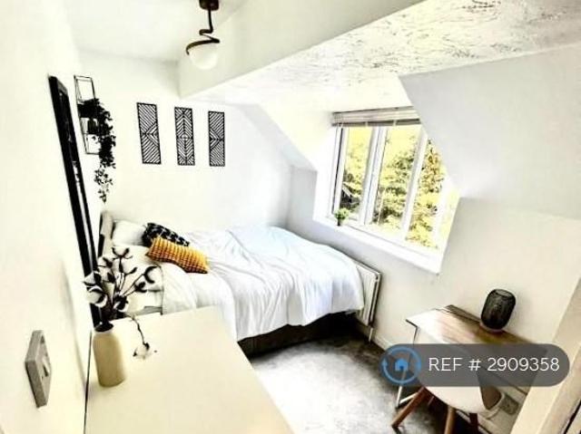 1 bedroom in a house share to rent