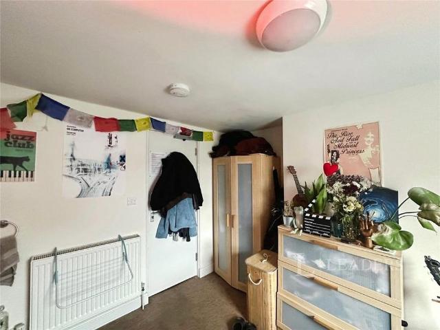 1 bedroom in a house share to rent