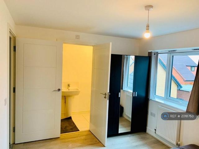 1 bedroom in a house share to rent