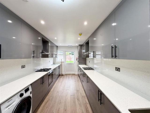 1 bedroom in a house share to rent