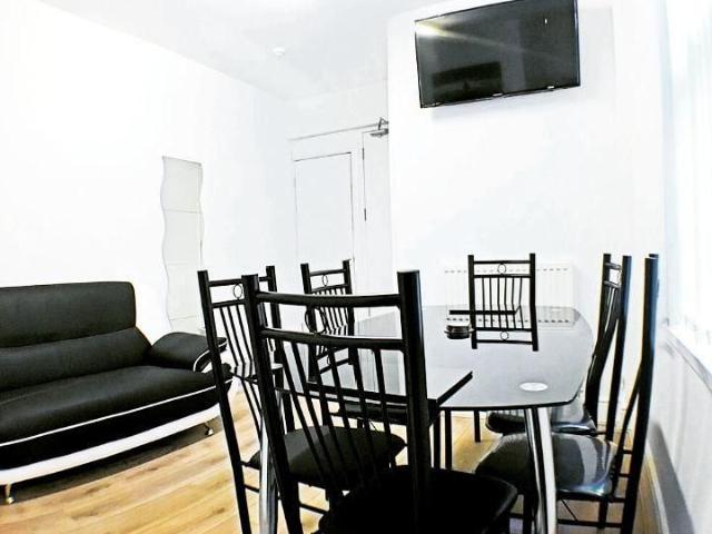 1 bedroom in a house share to rent