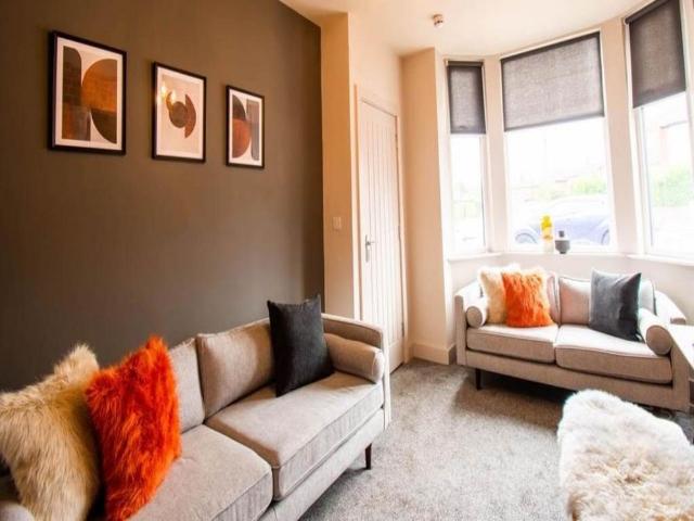 1 bedroom in a house share to rent