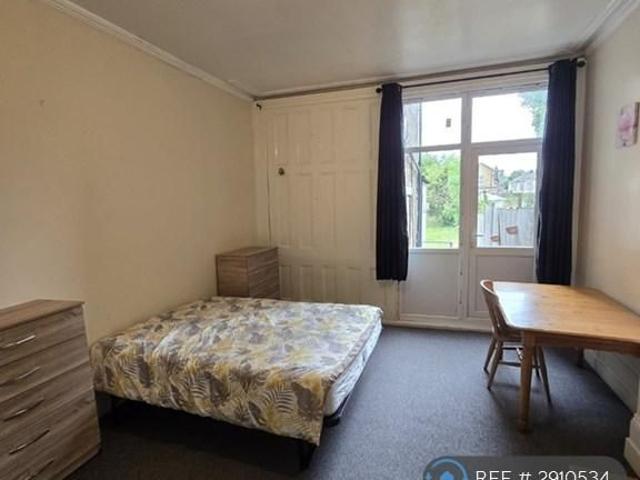 1 bedroom in a house share to rent