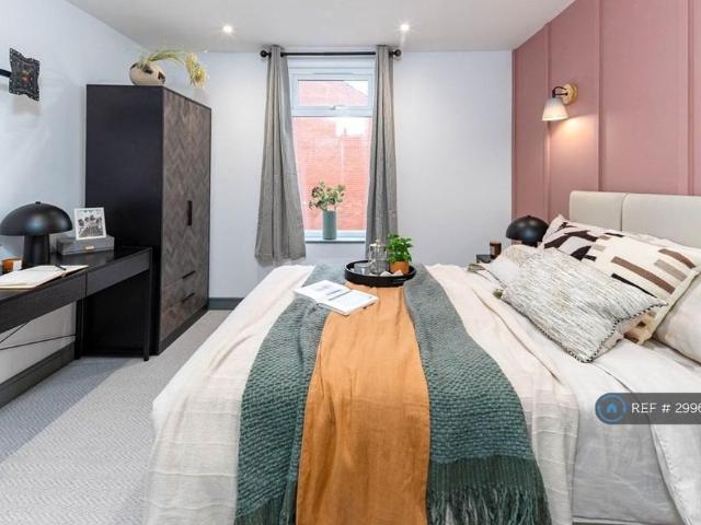 1 bedroom in a house share to rent