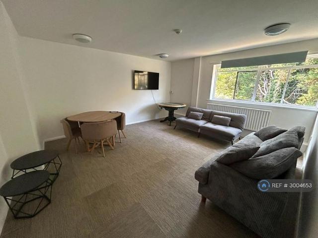 1 bedroom in a house share to rent