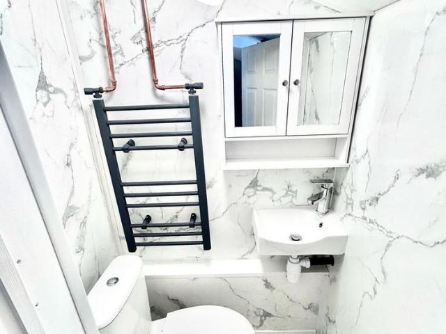 1 bedroom in a house share to rent