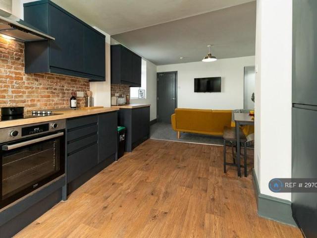 1 bedroom in a house share to rent