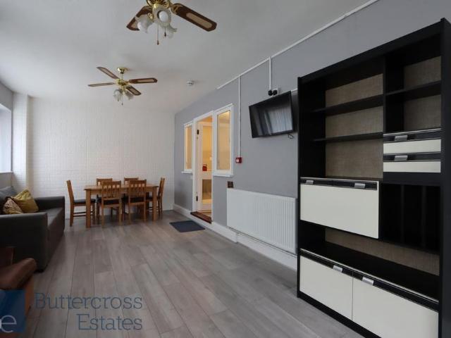 1 bedroom in a house share to rent