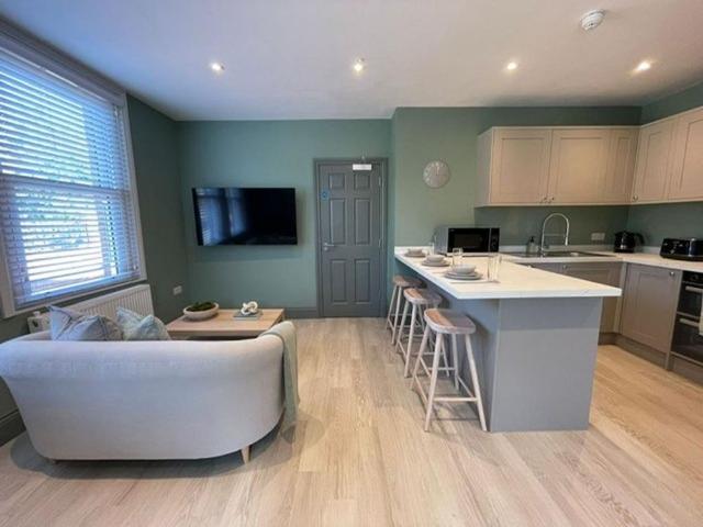 1 bedroom in a house share to rent