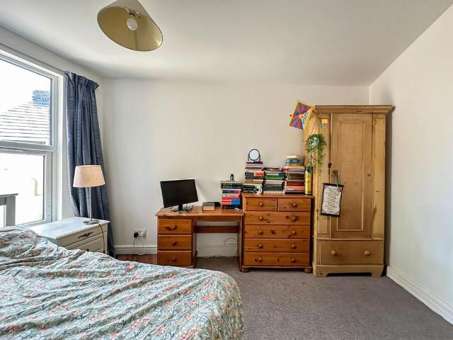 1 bedroom in a house share to rent