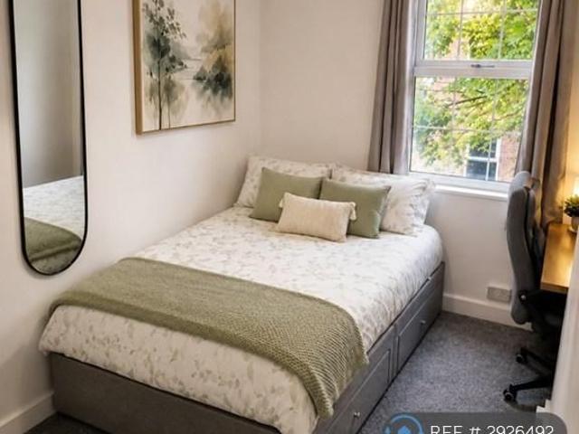 1 bedroom in a house share to rent