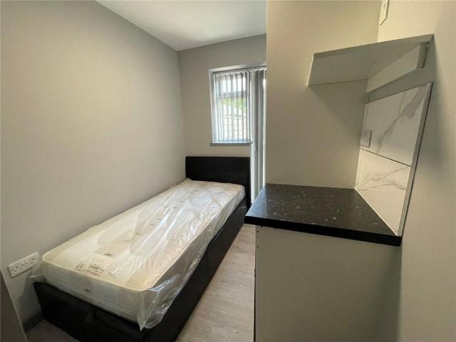 1 bedroom in a house share to rent