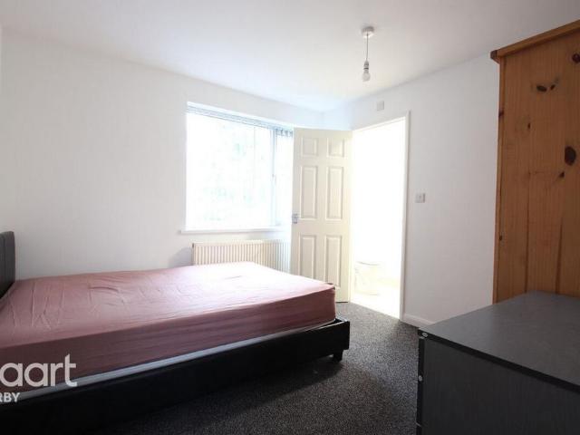 1 bedroom in a house share to rent