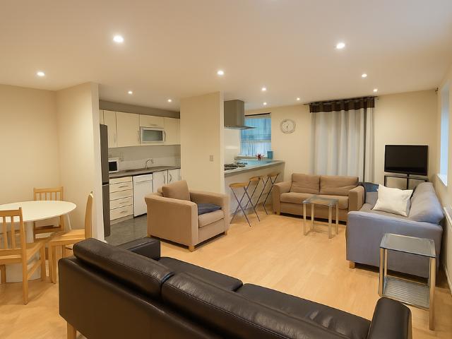 1 bedroom in a house share to rent