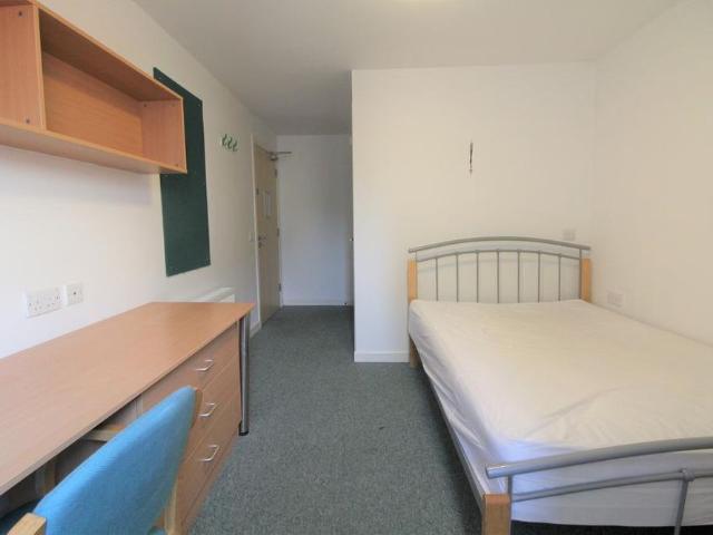 1 bedroom in a house share to rent