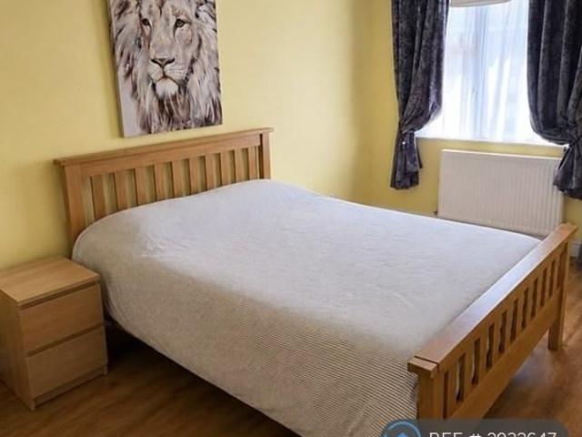 1 bedroom in a house share to rent