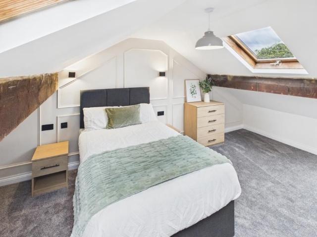 1 bedroom in a house share to rent