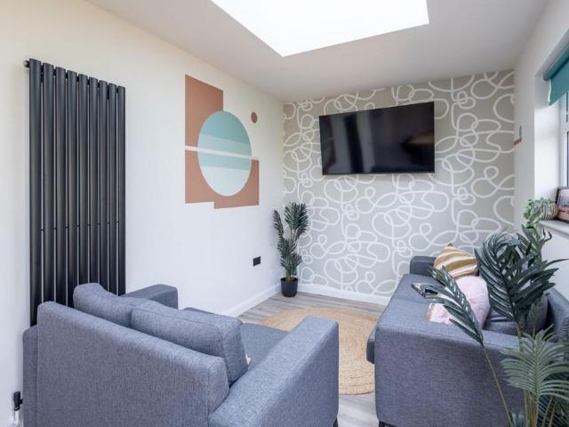 1 bedroom in a house share to rent
