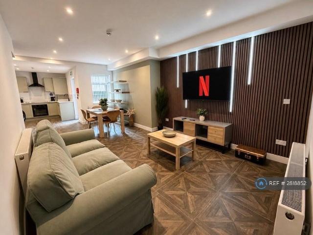 1 bedroom in a house share to rent