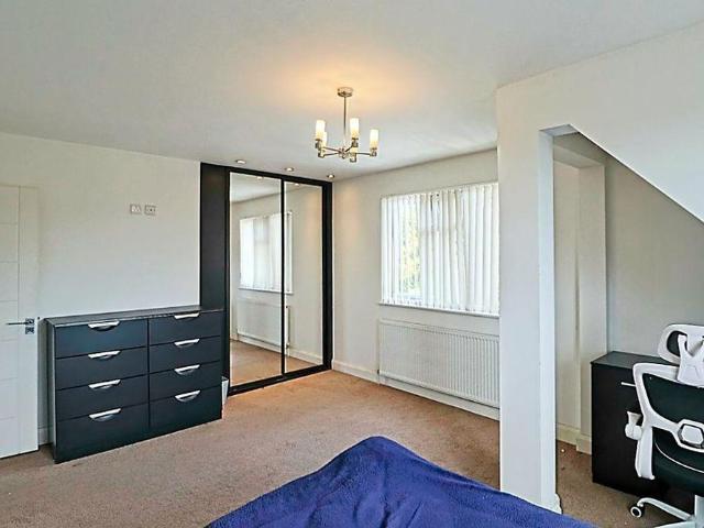 1 bedroom in a house share to rent