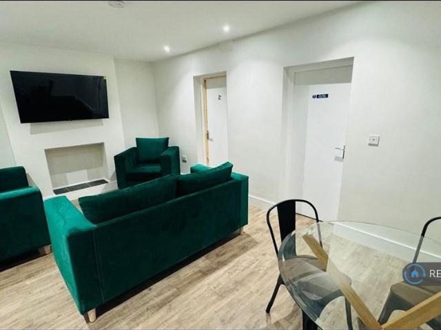 1 bedroom in a house share to rent