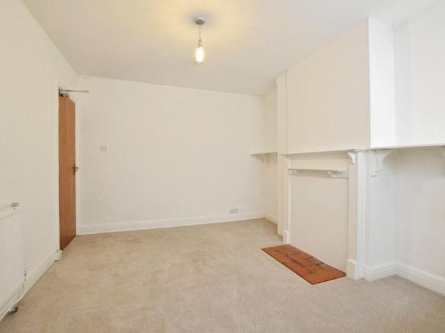 1 bedroom in a house share to rent