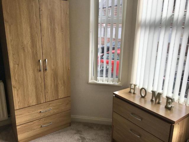 1 bedroom in a house share to rent