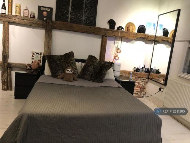 1 bedroom in a house share to rent