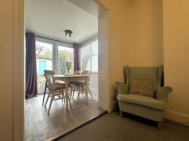 1 bedroom in a house share to rent