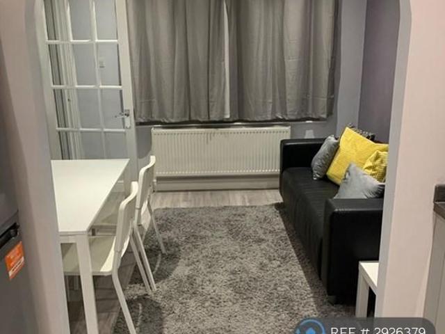1 bedroom in a house share to rent