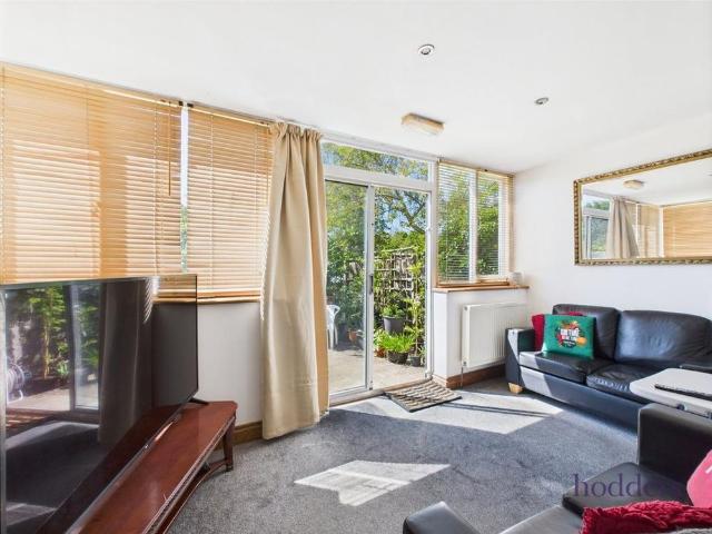 1 bedroom in a house share to rent