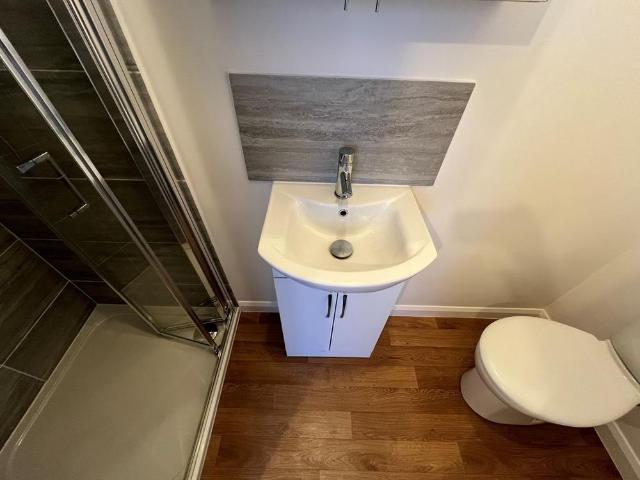 1 bedroom in a house share to rent