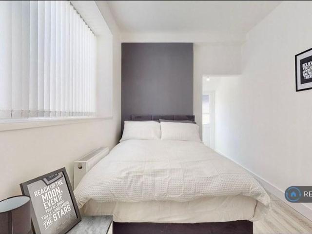 1 bedroom in a house share to rent