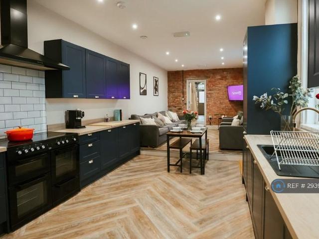 1 bedroom in a house share to rent