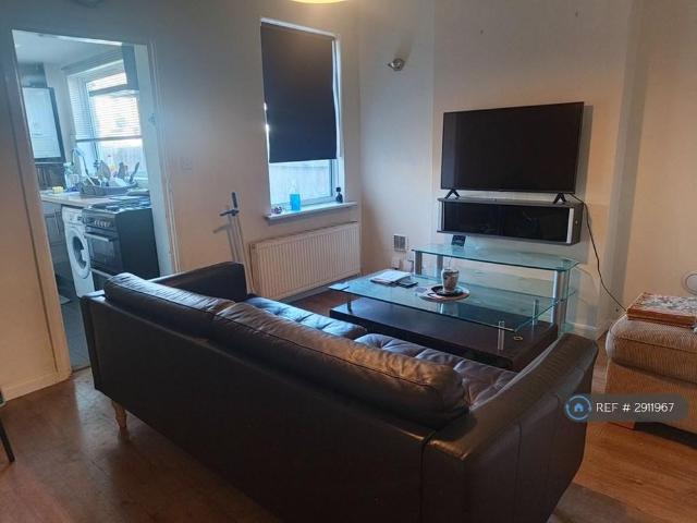 1 bedroom in a house share to rent