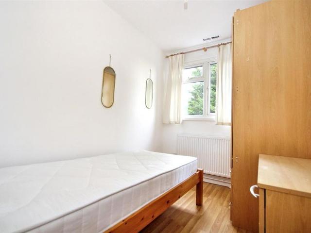 1 bedroom in a house share to rent