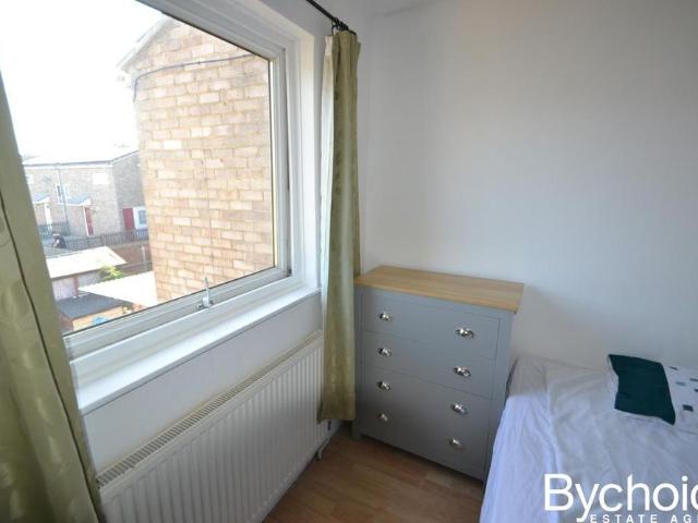 1 bedroom in a house share to rent