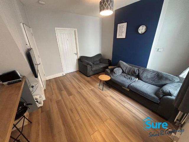 1 bedroom in a house share to rent