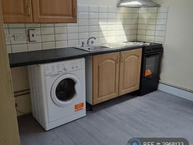 1 bedroom in a house share to rent