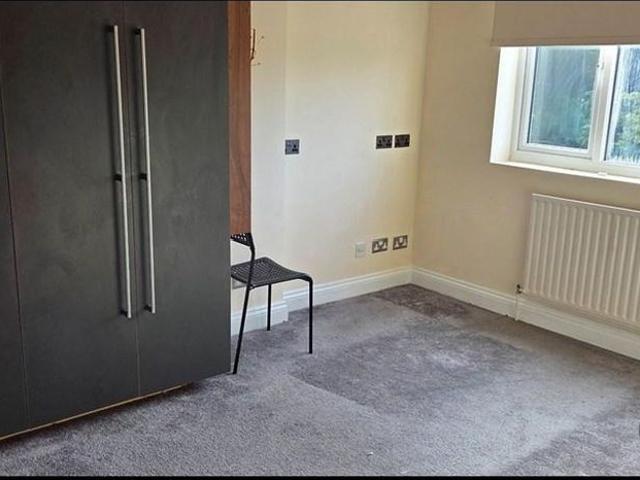 1 bedroom in a house share to rent