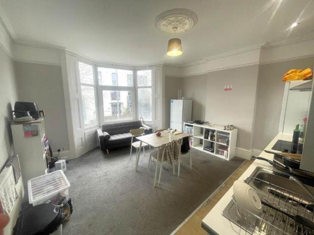 1 bedroom in a house share to rent
