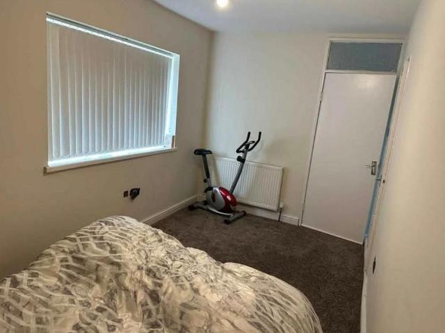 1 bedroom in a house share to rent