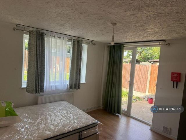 1 bedroom in a house share to rent