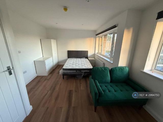 1 bedroom in a house share to rent
