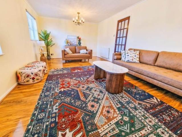 1 bedroom in a house share to rent