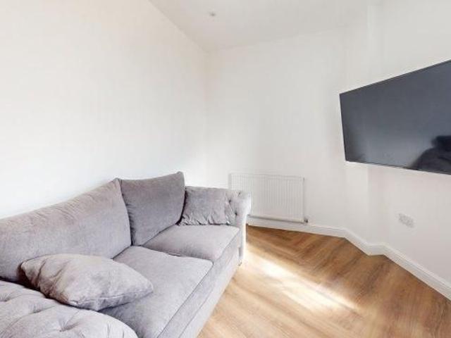 1 bedroom in a house share to rent