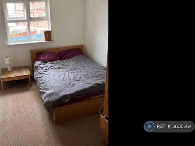 1 bedroom in a house share to rent
